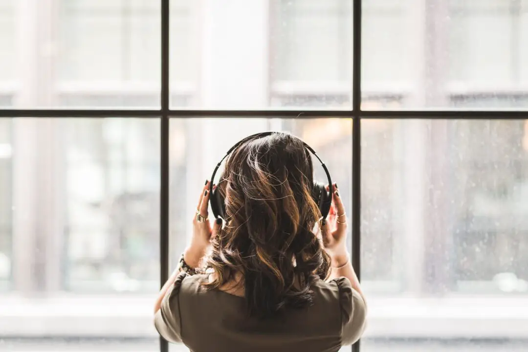 15 Audio Drama Podcasts to Distract You